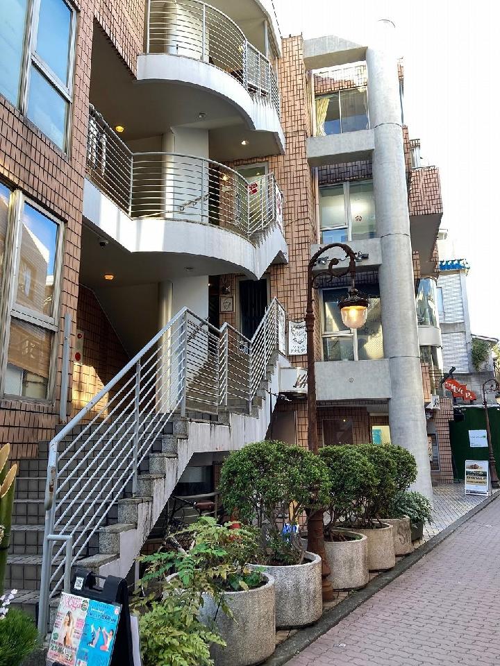 Via(ビア)原宿の建物情報 明治神宮前 東京都渋谷区神宮前一丁目15 1